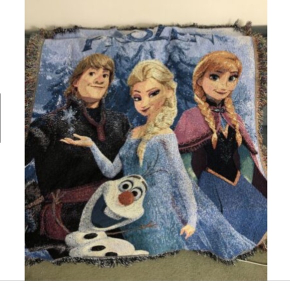 Disney | Bedding | Disney Frozen Tapestry Throw Blanket Anna Elsa Olaf ...